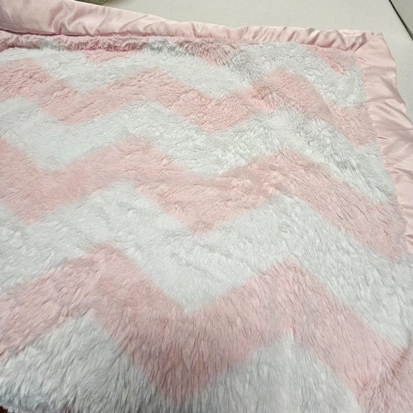Wendy Bellissimo | Bedding | Soft Baby Wendy Bellissimo Chevron Zigzig ...